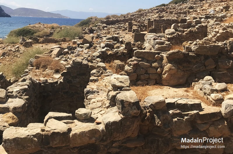 Mochlos - Madain Project (en)