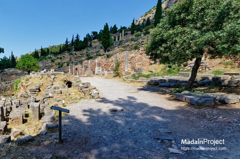 Processional Street - Madain Project (en)